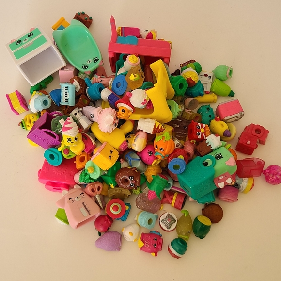 Toys | 2lbs Of Random Shopkins | Poshmark